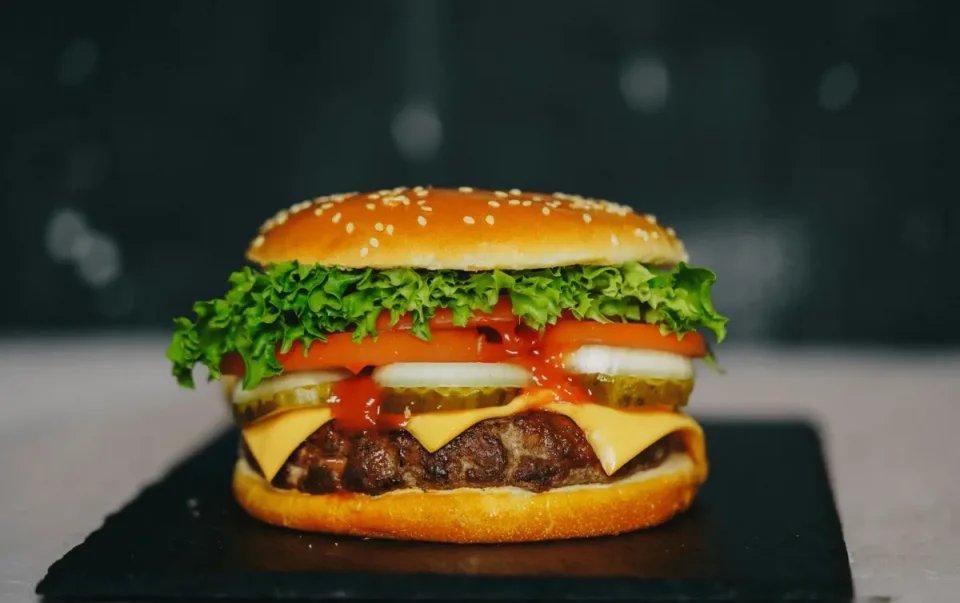 Big Mac: kcal | Ile kalorii ma legendarna kanapka? - Blog dietetyczny ...